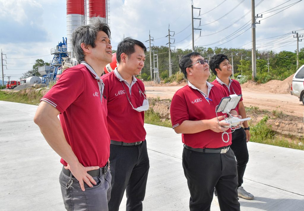 คณะผู้บริหาร AEC พร้อมพนักงาน เยี่ยมชมความก้าวหน้าของโครงการควบคุมงาน ...