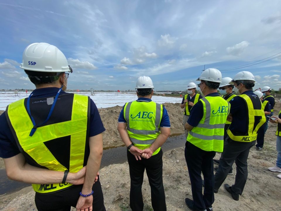 ผู้บริหาร AEC เยี่ยมชมความก้าวหน้าโครงการก่อสร้างทางวิ่ง 3 สุวรรณภูมิ ...